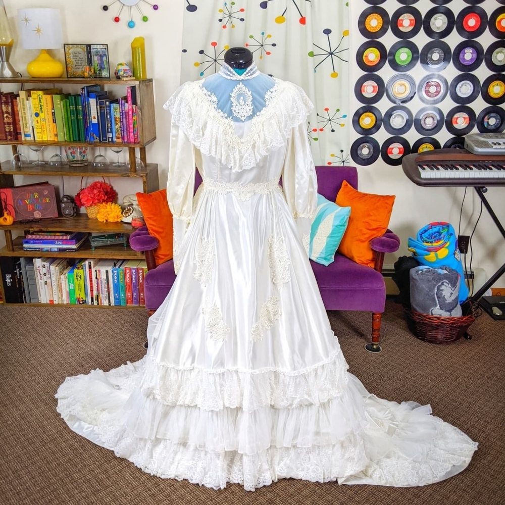 1970s Chapel Length Wedding Dress & Train 70s Vintage… - Gem